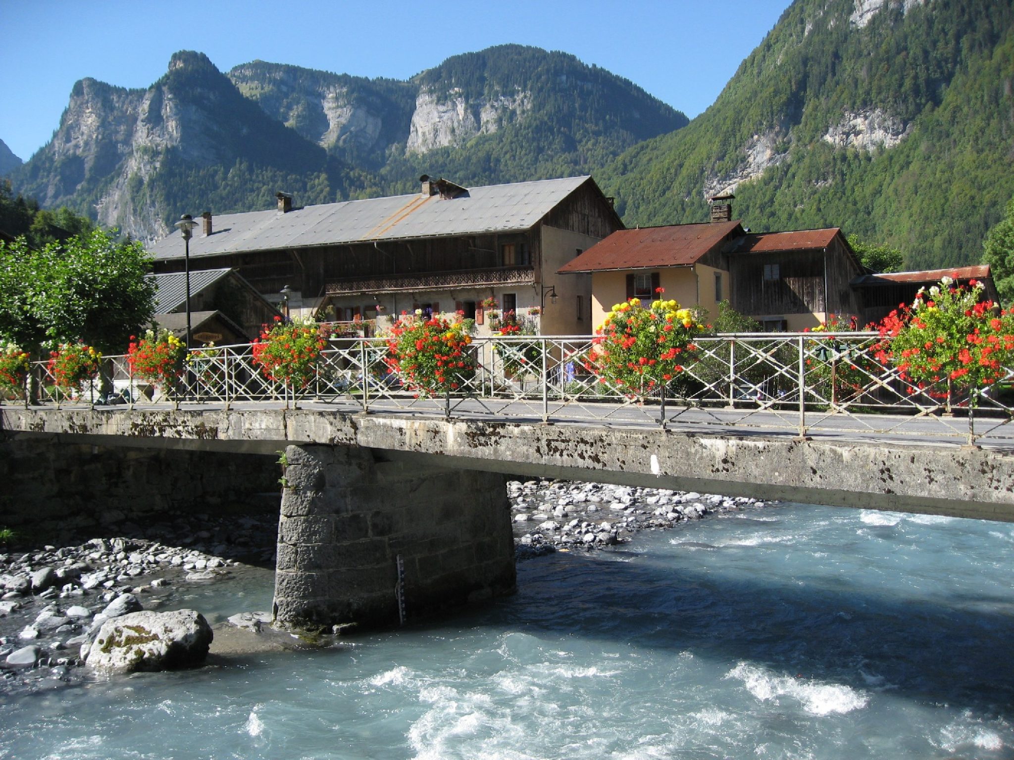What do you need to know about Samoëns? - The Alpine Property Blog